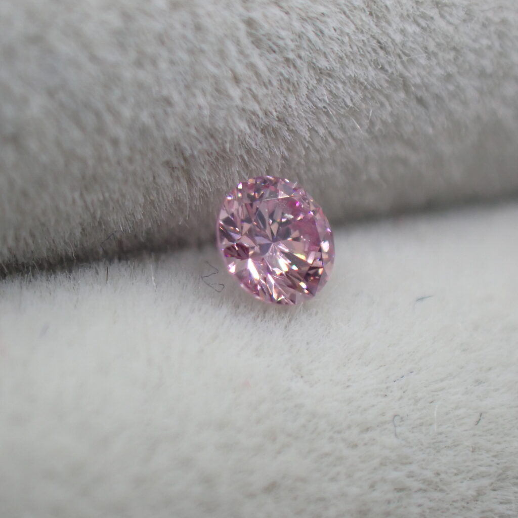 貴重なラウンドカット☆Fancy Intense Purplish Pink 0.077ct | 宝石つむり
