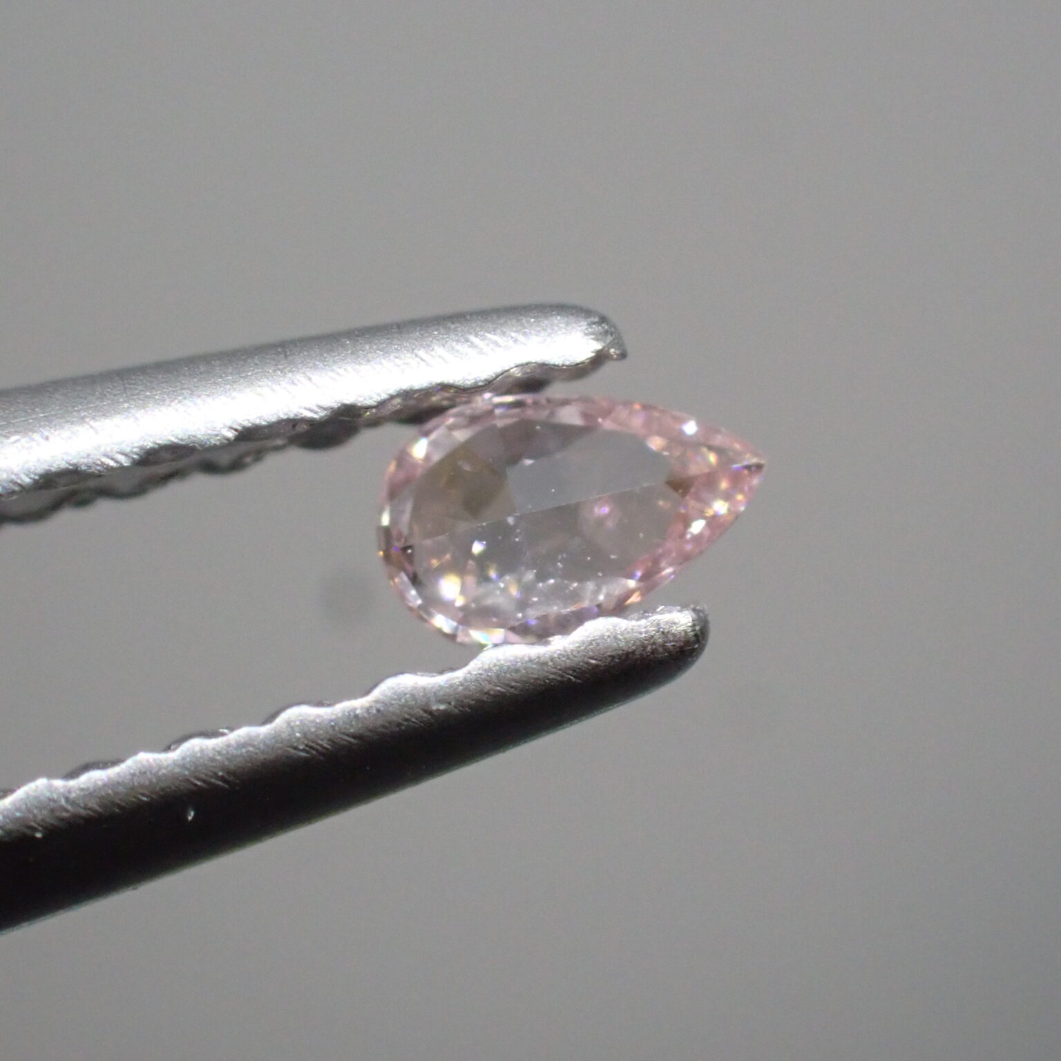 キュートなピンク☆Fancy Intense Pink 0.063ct (SI-1) | 宝石つむり