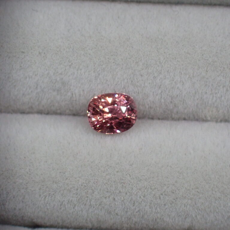 AIGS鑑別書付き☆肌なじみの良いパパラチアサファイア 0.77ct | 宝石つむり