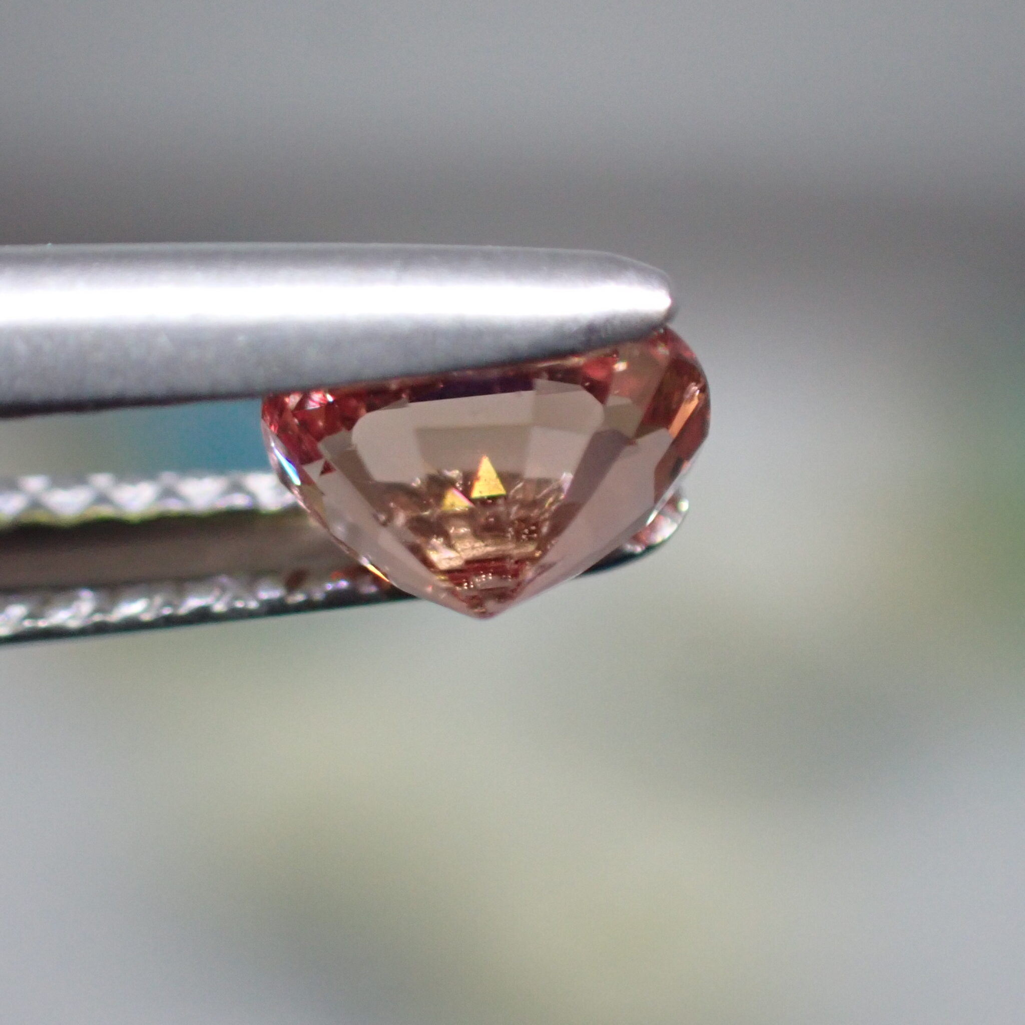 AIGS鑑別書付き☆肌なじみの良いパパラチアサファイア 0.77ct | 宝石つむり