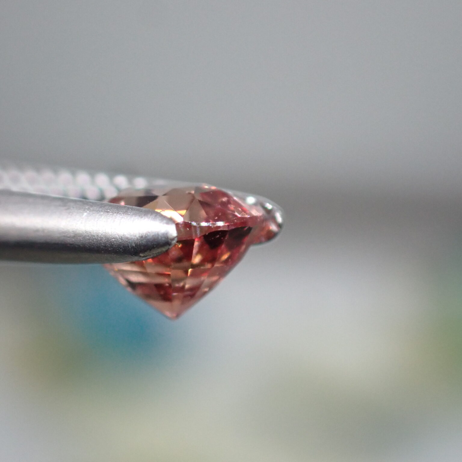 AIGS鑑別書付き☆肌なじみの良いパパラチアサファイア 0.77ct | 宝石つむり