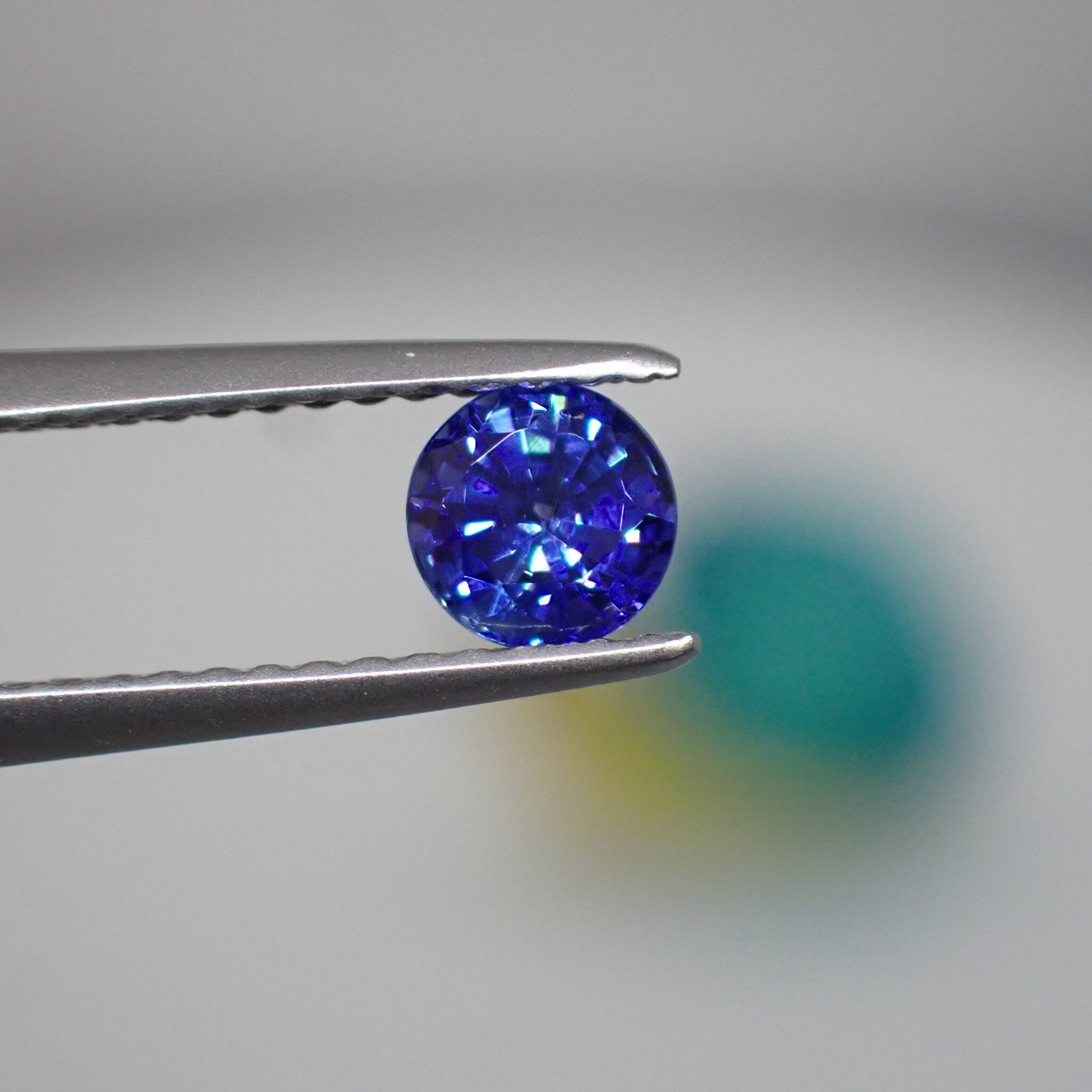 ネオン感 美しいコーンフラワーサファイア 0.59ct | 宝石つむり