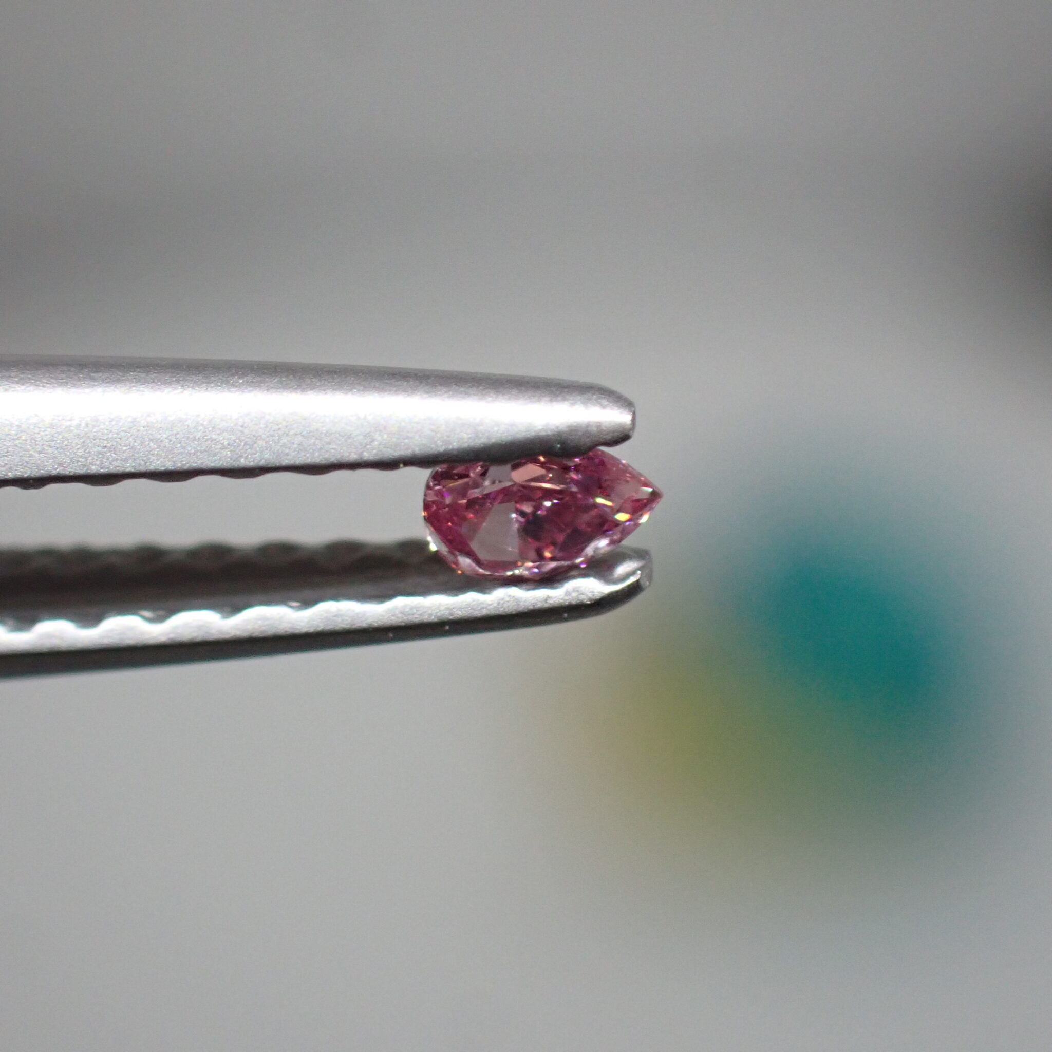 キュートなピンク☆Fancy Vivid Purplish Pink 0.056ct (SI-2) | 宝石つむり